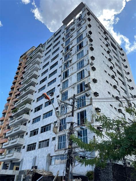 Sacadas De Prédio Residencial Desabam Em Belém Vídeo Mostra Estragos