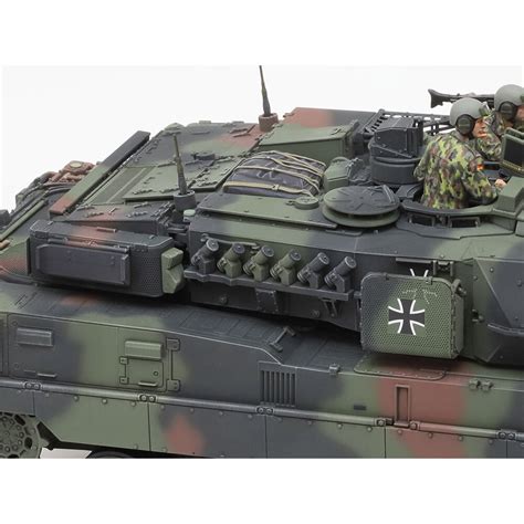 Tamiya Leopard 2 A7v Model Kit Scale 1 35