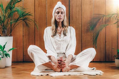 Premium Photo Kundalini Yoga For Feminine Energy