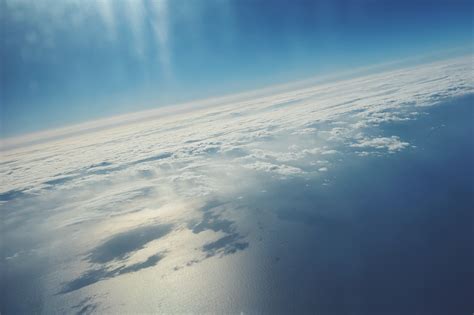 空から見た海の上の雲 5215稲垣純也