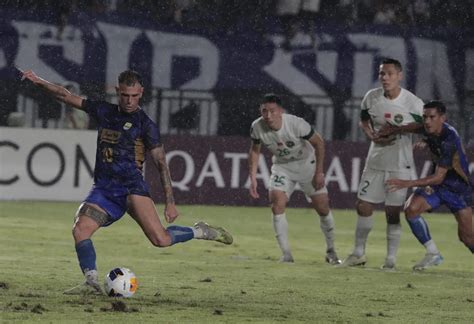 Pertahanan Persib Bandung Butut Bojan Hodak Lawan Akan Menghukumnya