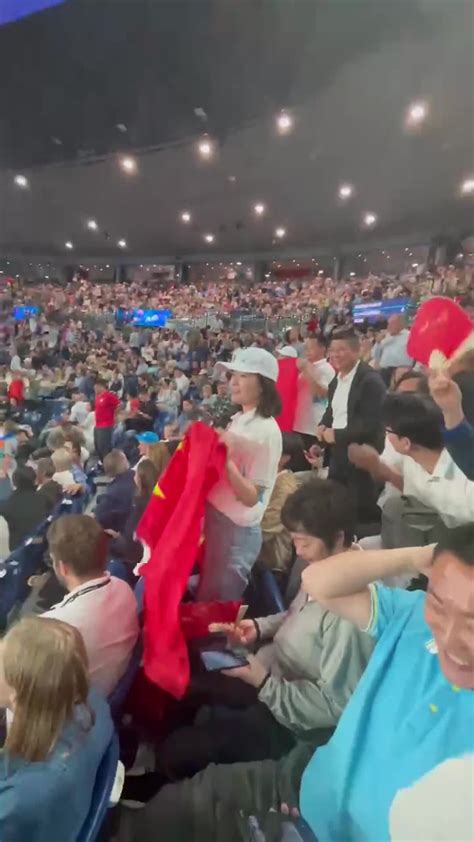 郑钦文晋级澳网女单决赛 胜利感言：五星红旗真的非常好看