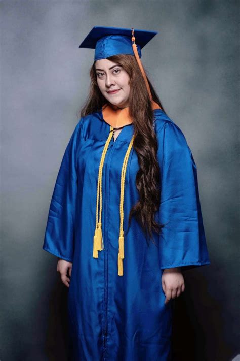 Storiya Khan Sister Of Mashal Khan Completes Graduation In New York