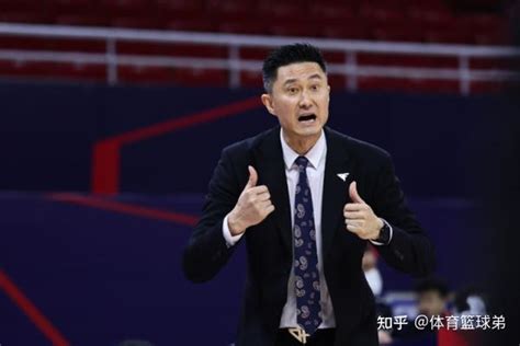 杜锋爱徒再现新惊喜，就算易建联状态下滑也不怕，因为有他在 知乎