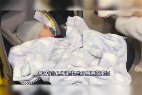 6月大婴儿和狗狗吵架，骂不过直接上手打，下一秒令人哭笑不得手打狗狗婴儿