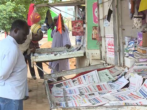 السقوط الثاني هكذا احتفت صحف السودان بتنحي بن عوف أخبار سياسة