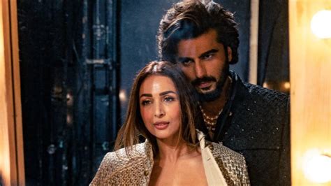 On Malaika Aroras Birthday Bf Arjun Kapoor Posts Sexy Mirror Pic Of