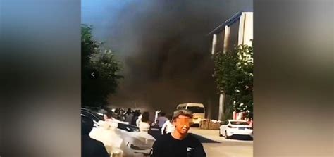 长春 14人不幸遇难3人失踪！直击长春影楼火灾现场：2秒内6人跳下二楼 长春 易坊