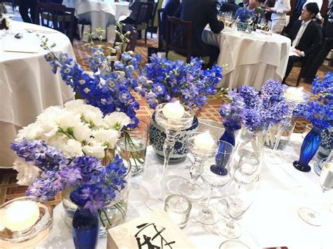 M08weddingレポ ③ 卓上装花 ゲストテーブル 拘ったことは ・青でまとめる ・グリーンは一切なし ・濃い青の花器 ・1つの花器に1