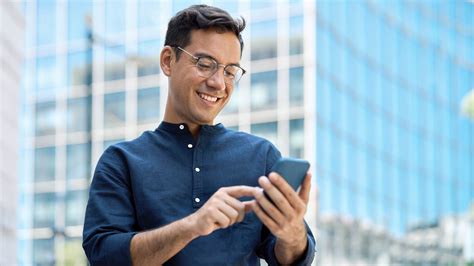 People Who Prefer To Text Instead Of Talking On The Phone Usually Have These 11 Reasons YourTango