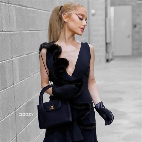 16 Sexy Photos Featuring Ariana Grande 12thblog