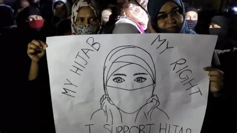 Hijab ఇరాన్ కర్ణాటకల్లో వివాదం హిజాబ్‌కు సంబంధించిందా లేక మహిళల