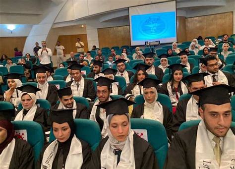 صيدلة حلوان تحتفل بتخريج الدفعة الأولى من طلاب برنامج الصيدلة