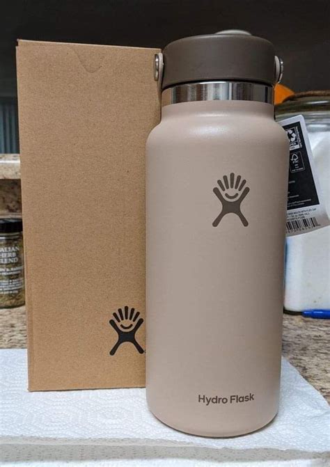Limited Edition Hydroflask Furniture And Home Living Kitchenware And Tableware Water Bottles