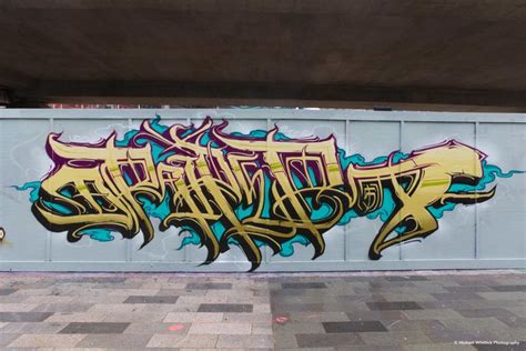 Pin On Graffiti Graffiti Pictures Graffiti Art Graffiti Wall Art