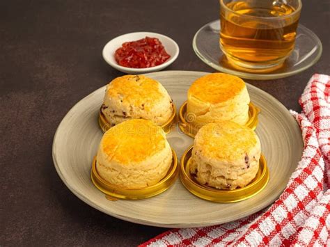 English Style Scones With Homemade Strawberry Jam