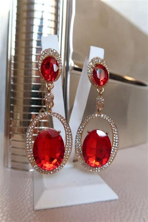 Сережки довгі червоні металеві стразовані — цена 420 грн в каталоге Серьги Купить аксессуары по