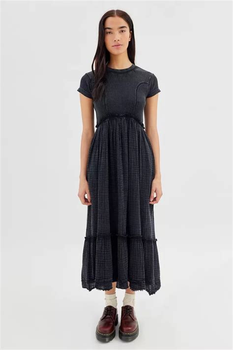 Uo Roxie Short Sleeve Midi Dress Urban Outfitters Canada