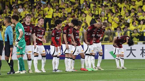 ＜柏・浦和＞試合後、厳しい表情の浦和イレブン（撮影・西海健太郎） スポニチ Sponichi Annex サッカー