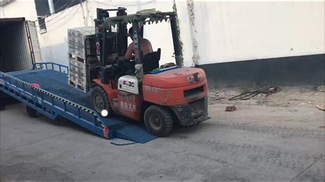 mobile hydraulic container loading and unloading platform forklift ramp