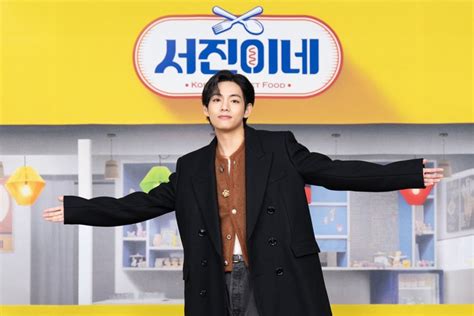 Potret V Bts Siap Jadi Pelayan Restoran Di Jinnys Kitchen