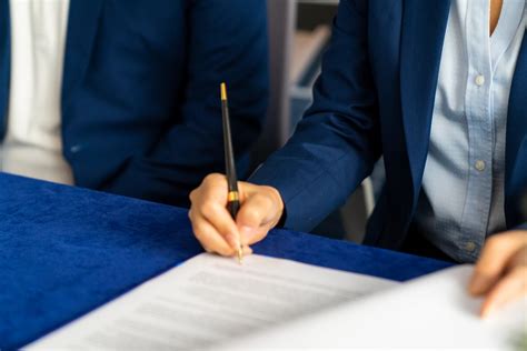 พิธีลงนาม Mou ระหว่าง บ เอ็นเอส บลูสโคป ไลสาจท์ และ บ พาวเวอร์วอลท์