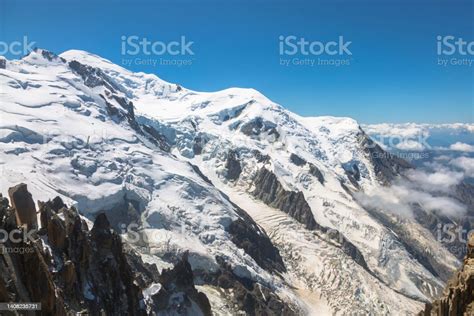 몽블랑 3 마운트 경로 Aiguille Du Midi Chamonix France에서의 전망 0명에 대한 스톡 사진 및 기타