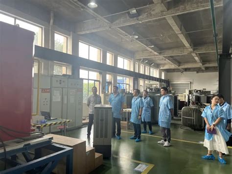 安源区人民政府 乡镇动态 副区长、安源工业园党工委书记谢晖带队赴长沙招商考察