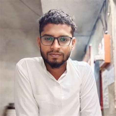 Chand Siddiqui (@hasmi_00000786) • Threads, Say more