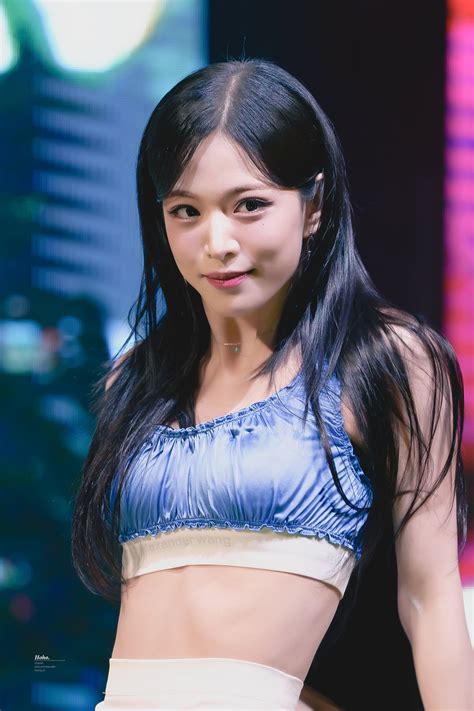 220922 Fromis9 Chaeyoung Kpopping