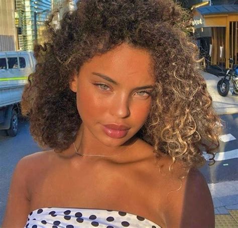 𝔰𝔢𝔯𝔢𝔫𝔢𝔢𝔠𝔥𝔦𝔲 Follow For More Short Light Brown Hair Curly Light