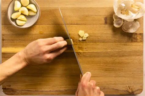 How To Cut Garlic No Spoon Necessary
