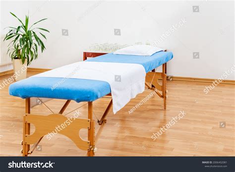 5 499 Physiotherapy Bed 이미지 스톡 사진 및 벡터 Shutterstock