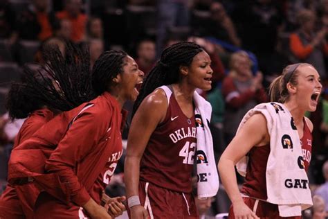 Oklahoma Womens Basketball Photos From The Sooners 61 43 Win Over