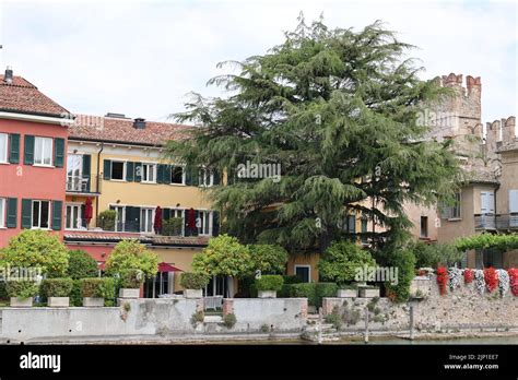 Impressionen Von Der Halbinsel Sirmione Am Gardasee Stock Photo Alamy