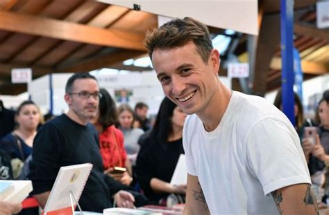 Le journaliste Hugo Clément annoncé à Chartres dans le cadre du