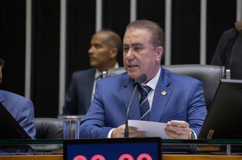Artigo Um Ano Para Celebrar As Conquistas Por Jonas Donizette Hora