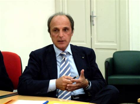 Regionali Puglia Chi è Luigi Lobuono Limprenditore Già Battuto Da Emiliano Che Il