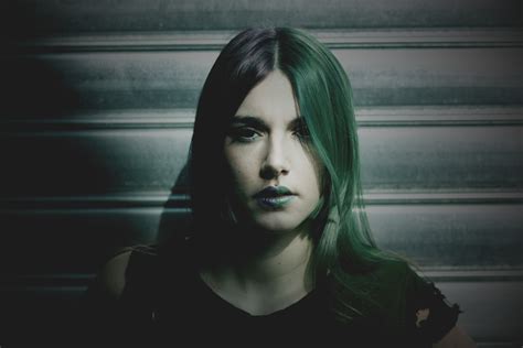 배경 화면 가을 빛 초상화 여자 추상 녹색 미술 애정 소녀 아름다운 아름다움 유행 정경 머리 놀랄 만한 모델 눈 그림 물감 자연스러운