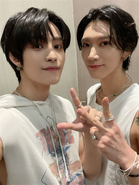 Xiaoten Fan On Twitter Rt Wayvofficial 🐱🐑 🏻😆 Ten 李永钦 Yangyang