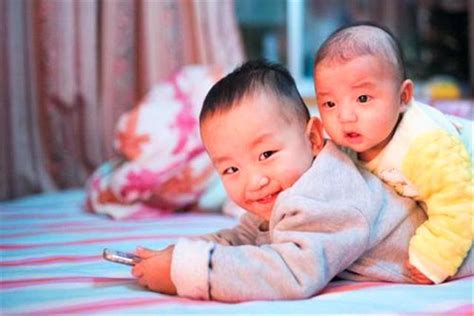 计划生育时“偷偷摸摸”都要生，如今开放二胎，为何却不敢生了？孩子