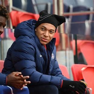 PSG Bayern Munich Kylian Mbappé devrait bien débuter sur le banc