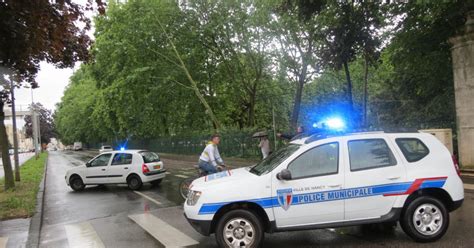 Nancy Prévention Abattage dun arbre dangereux boulevard du 26e RI