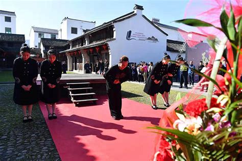 快讯：嵊州举行祭奠越剧前辈活动