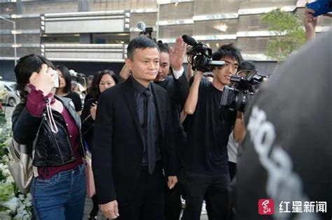 馬雲、張紀中、黃曉明、陳喬恩等參加金庸葬禮，送別大俠 每日頭條