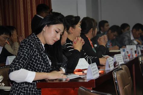 “Төвийн бүсийн аймгуудын ИТХ ын ажлын албаны туршлага солилцох уулзалт” болов