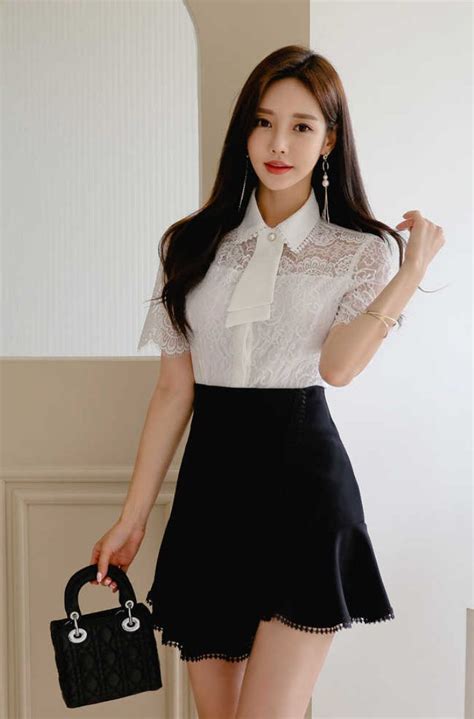 Son Yoon Joo 에 있는 Son Yoon Joo s collection님의 핀 여성 패션 패션 스타일 미니스커트