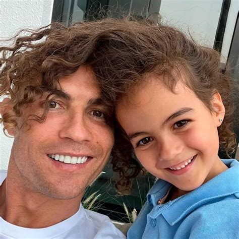 تبریک عاشقانه رونالدو برای تولد دخترش تصاویر