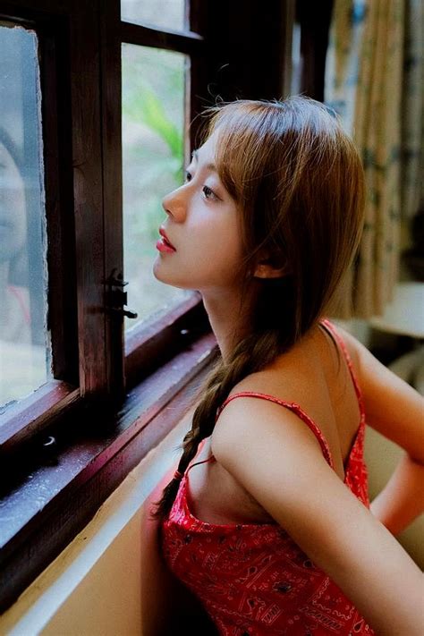 美圖女孩膚白貌美演繹青春的味道 每日頭條