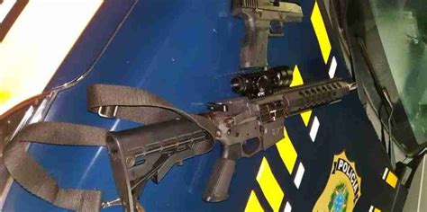 Prf Apreende Fuzil Calibre 556 E Pistola Mexicana Calibre 9 Milímetros